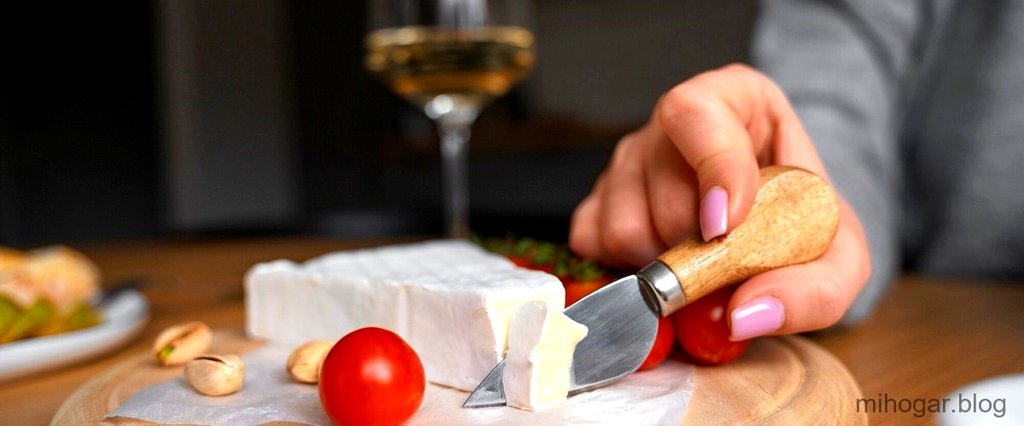 Cómo se hace el queso azul: origen, beneficios y hongos. - Mi Hogar